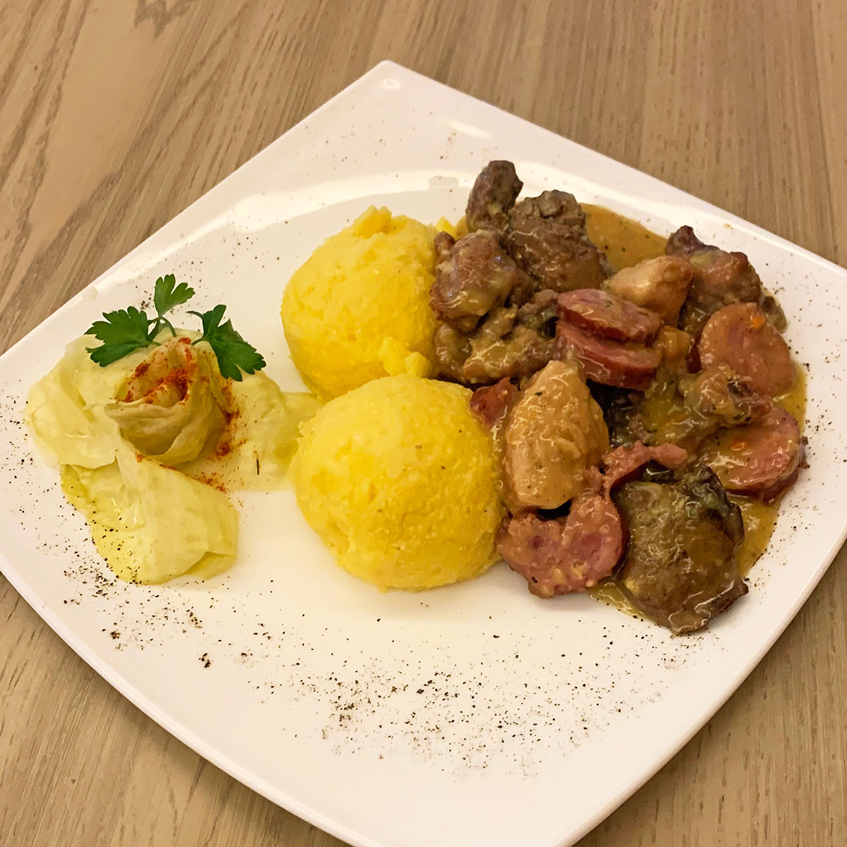 Tigaia Bucătarului – Conciato – Restaurant Teatru Livrari Evenimente
